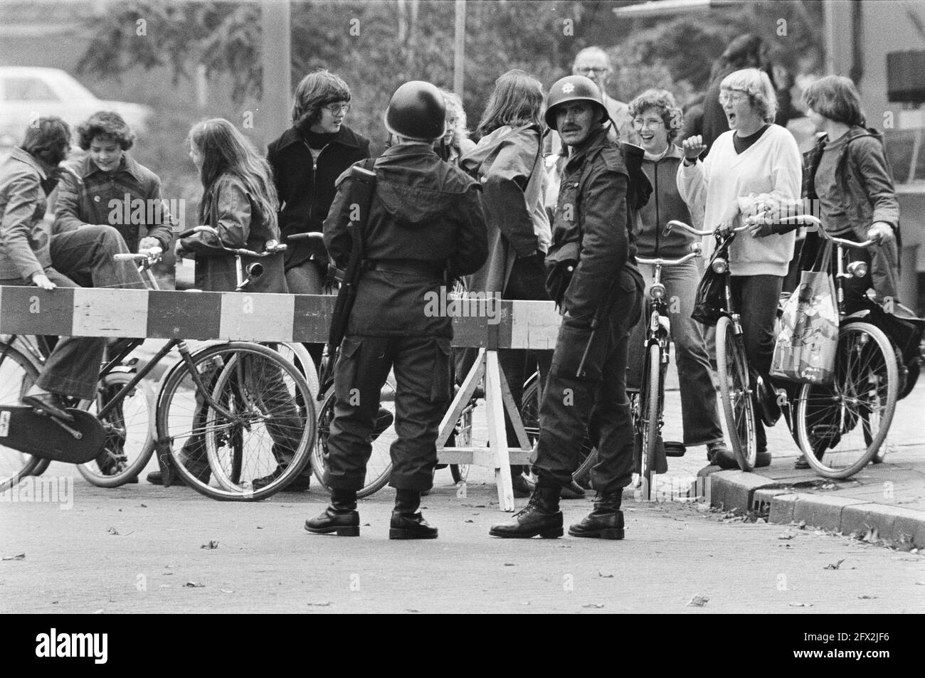 Man takes nurse hostage hi-res stock photography and images - Alamy