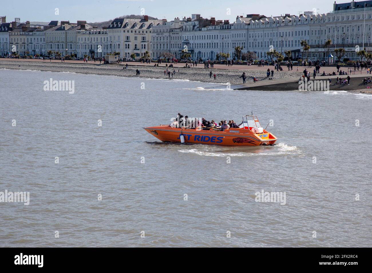 Speed boat rides hi-res stock photography and images - Alamy