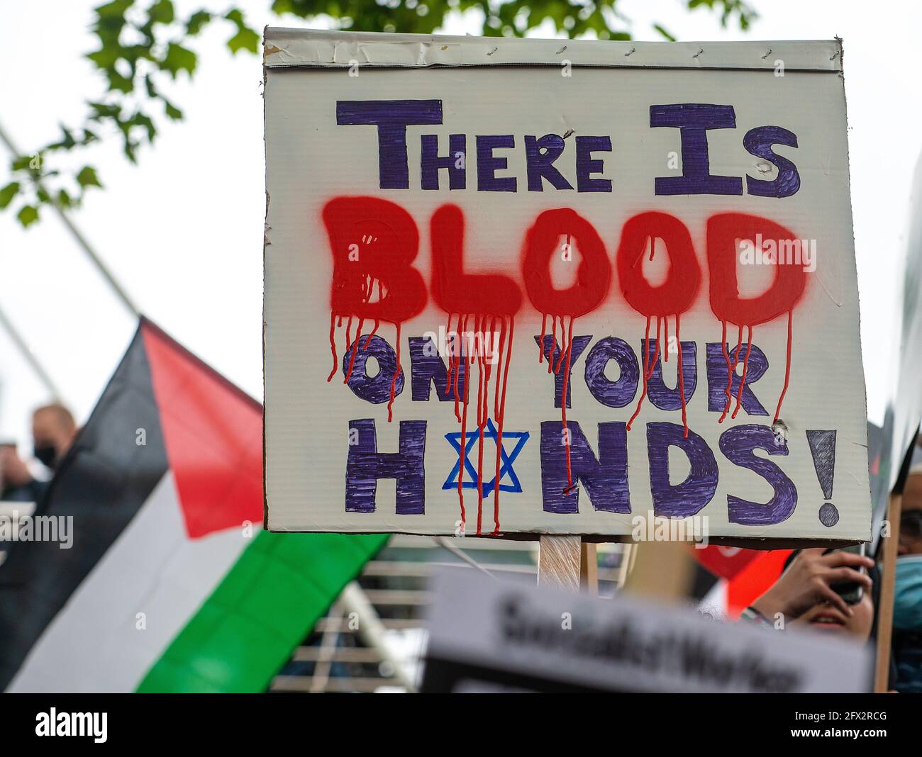 London, UK. 22nd May 2021. Pro-Palestinian protest signs, at the Save ...