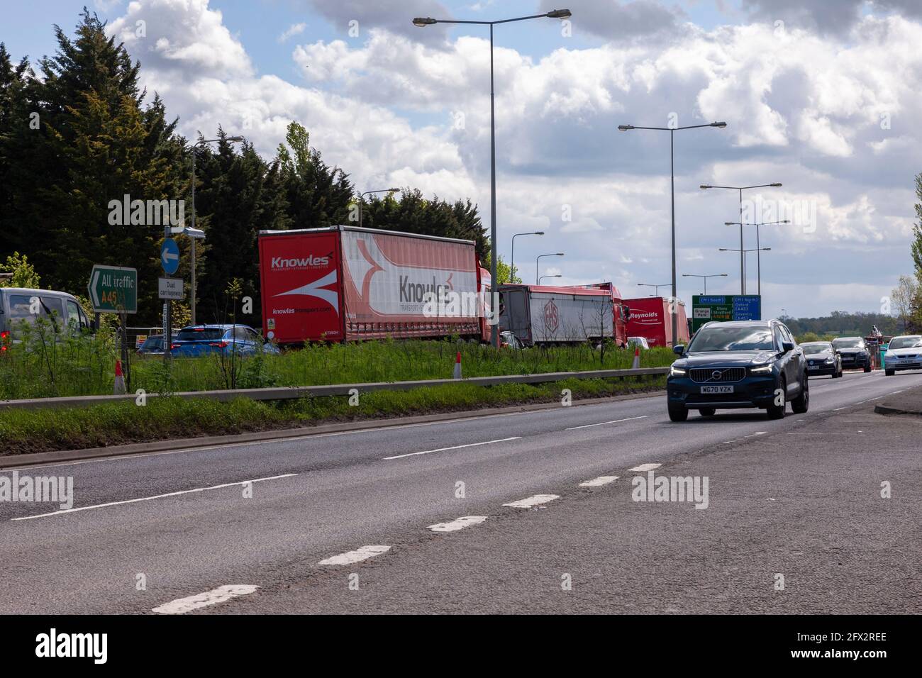 Traffic on the M1 Highway approaching the two one way toll bridges ...