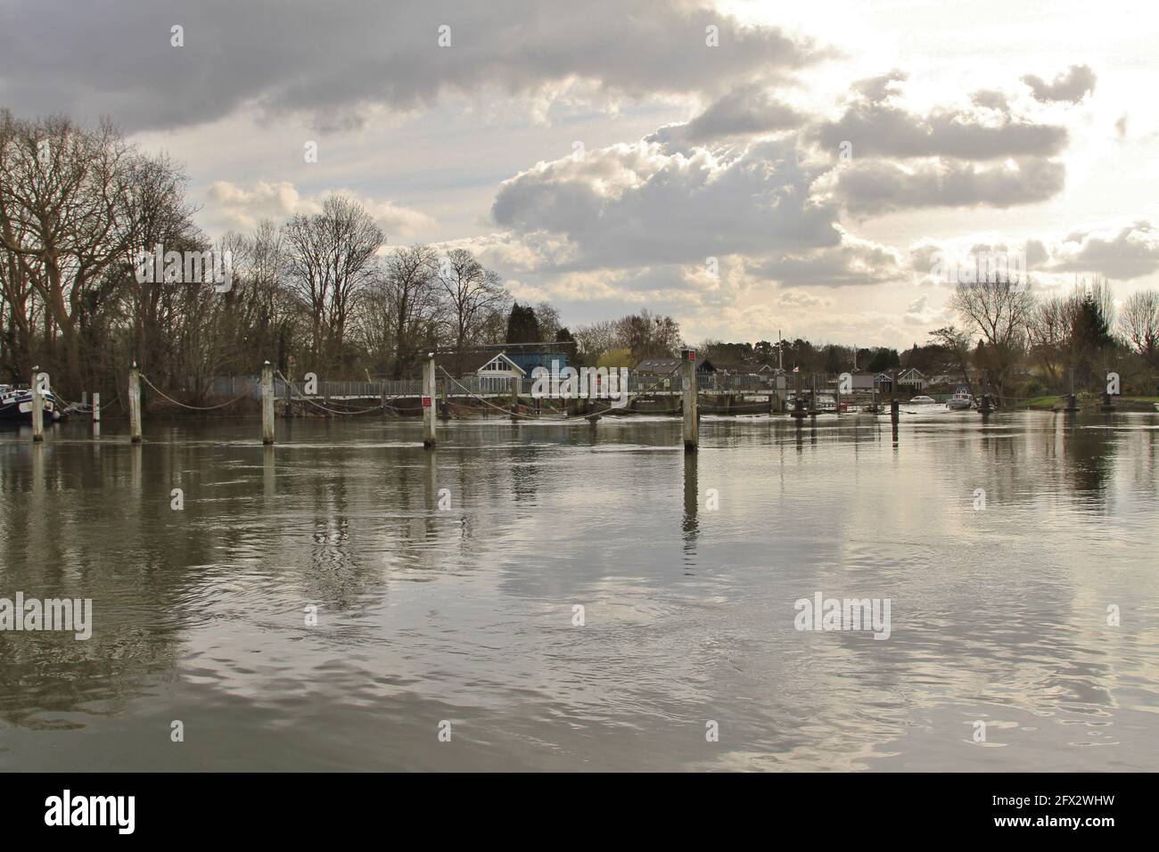 From shepperton hi-res stock photography and images - Alamy
