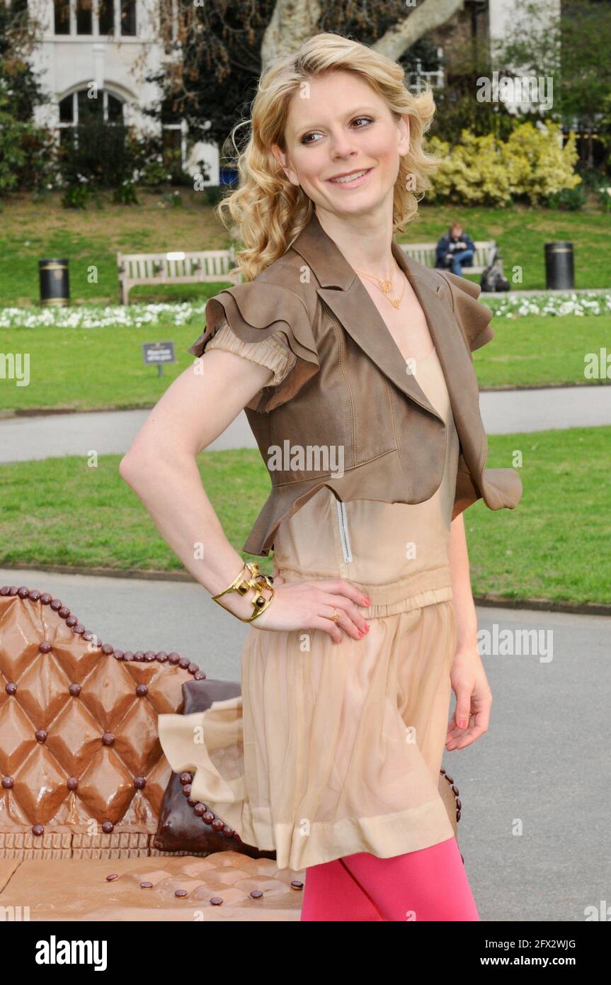Emilia Fox, Gala Irresistible Reads Photocall, Embankment, London. UK ...