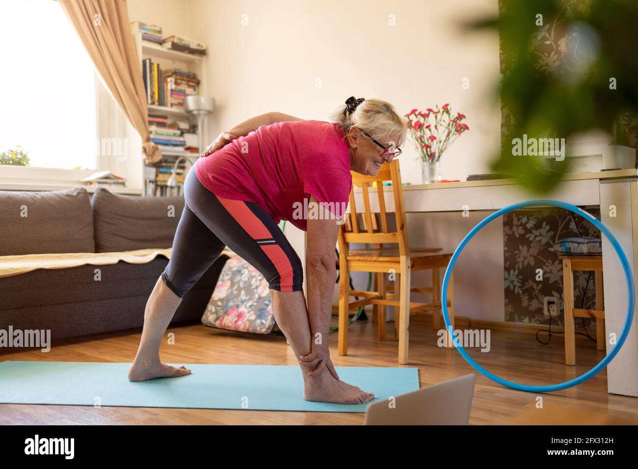 Real people at home hi-res stock photography and images - Alamy