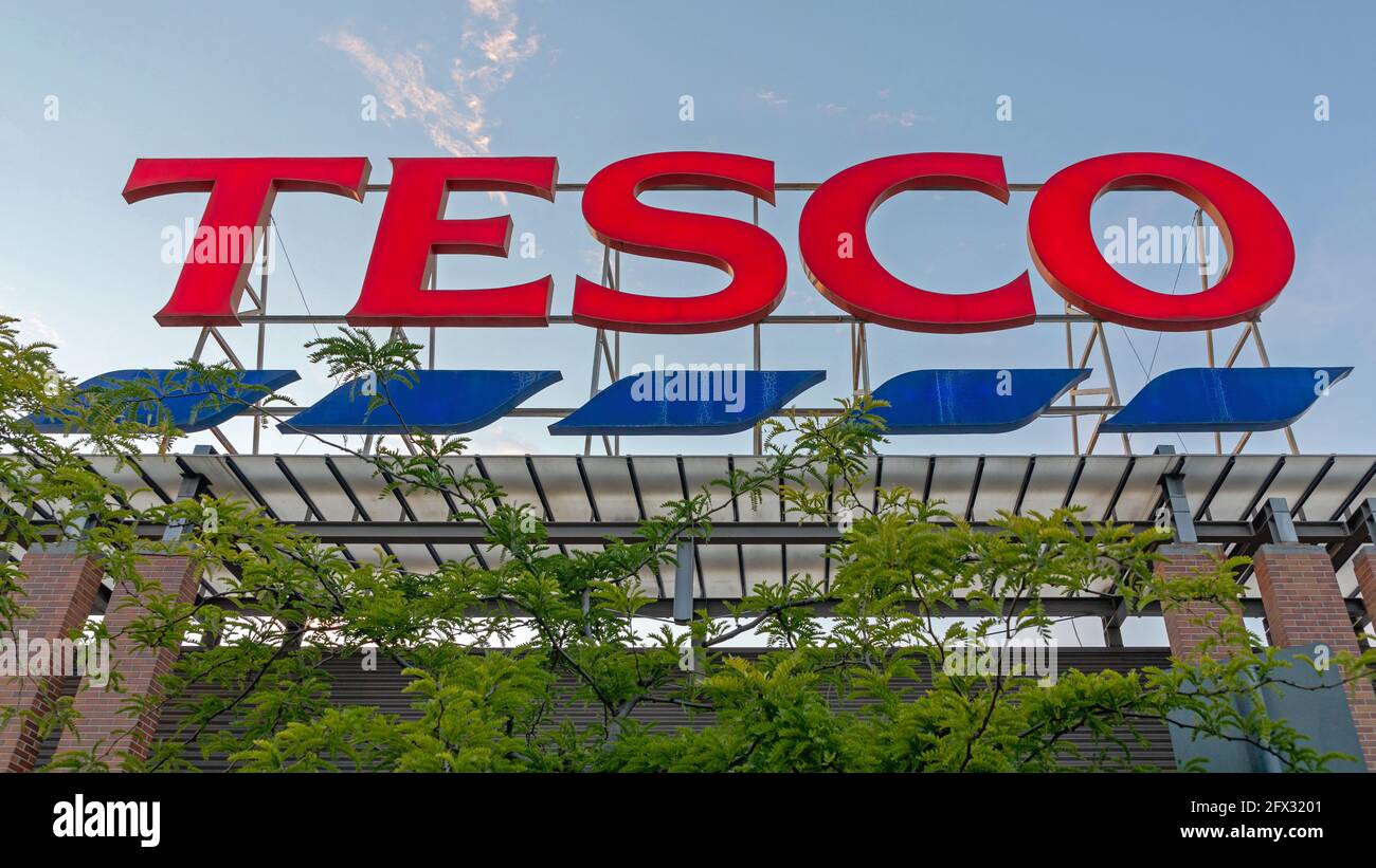 Big red sign hi-res stock photography and images - Alamy