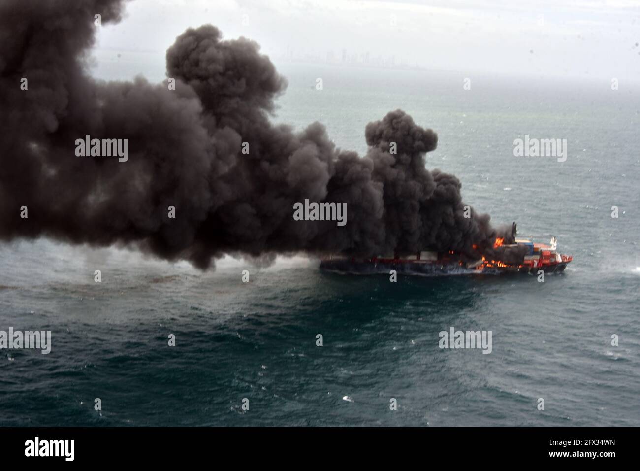 Container ship x press pearl hi-res stock photography and images - Alamy