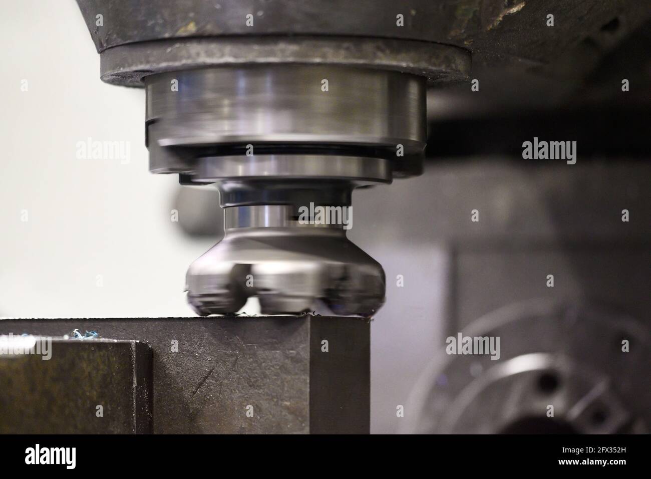 Vertical milling machine hi-res stock photography and images - Alamy