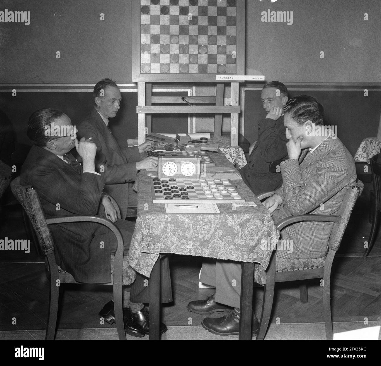 1st round world championships checkers hi-res stock photography and ...
