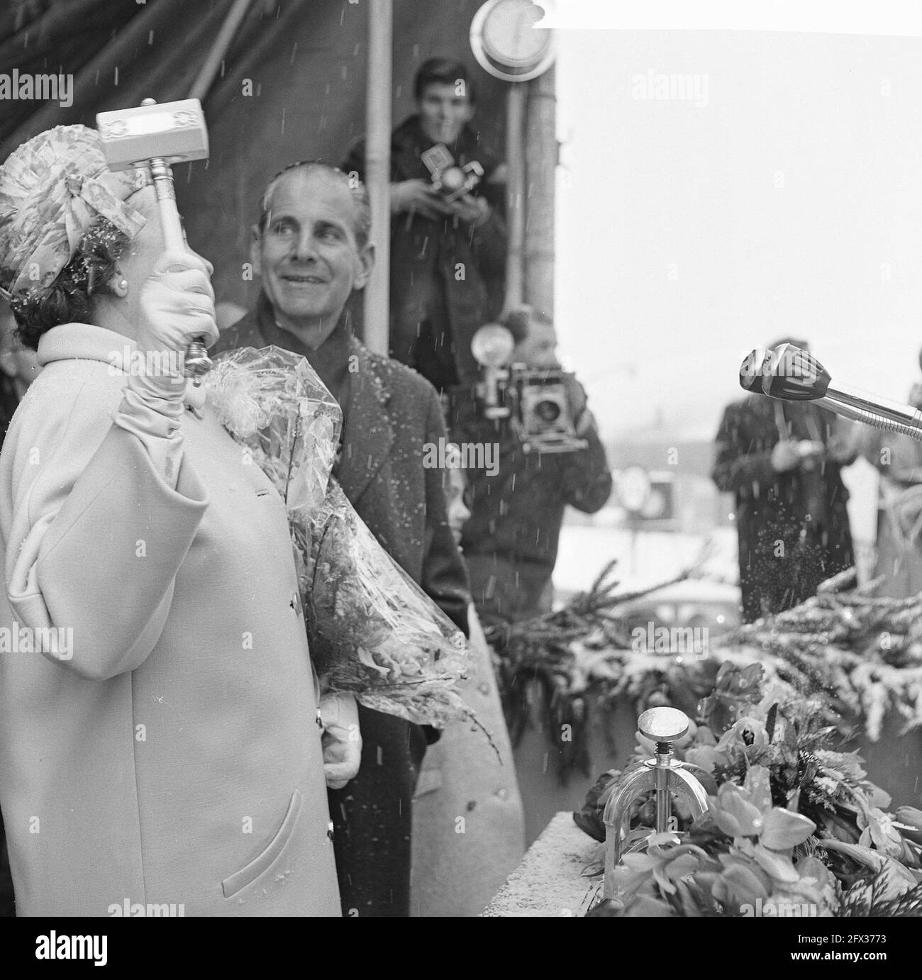 Mrs tom seale christened drilling rig transworld rig 58 hi-res stock ...