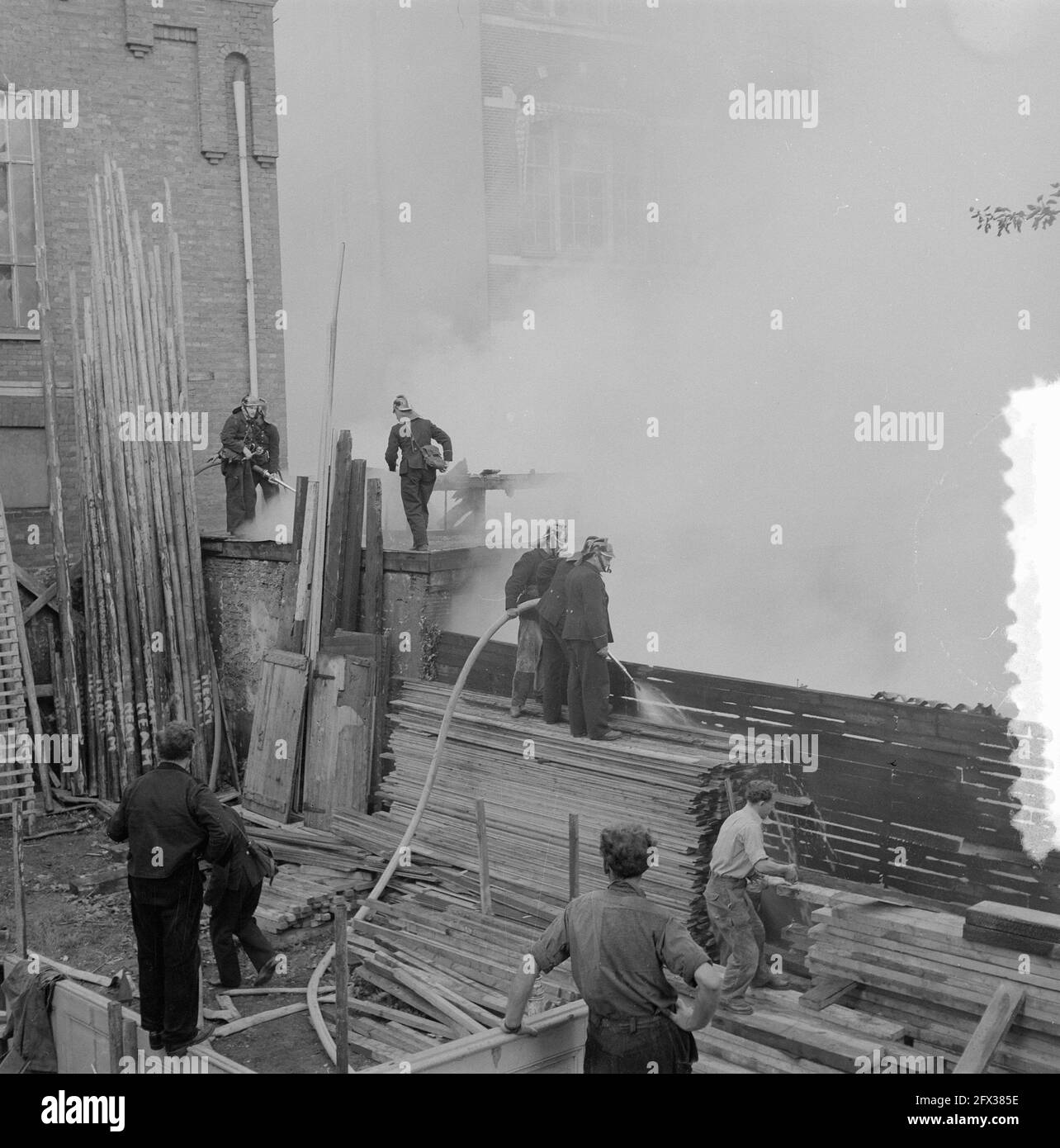 Middle fire n hi-res stock photography and images - Alamy