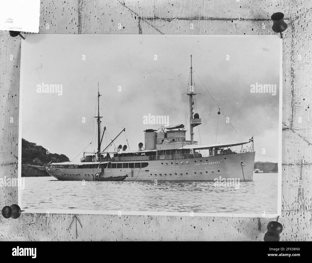 Mine laying vessel hi-res stock photography and images - Alamy