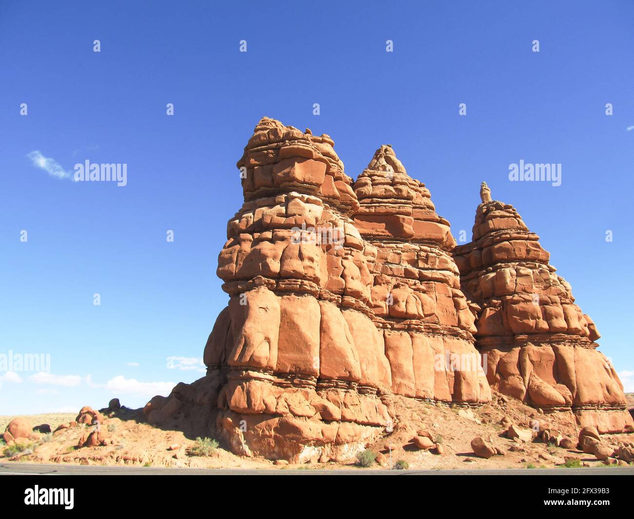 Sandstone outcrop layers hi-res stock photography and images - Alamy
