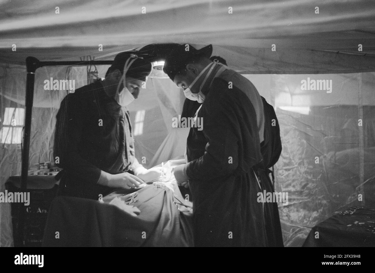 Military operating rooms Black and White Stock Photos & Images - Alamy