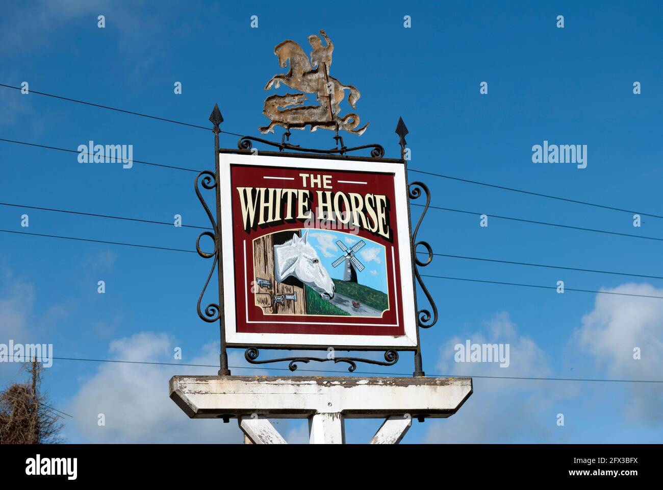 The White Horse pub sign in Sleaford Stock Photo - Alamy