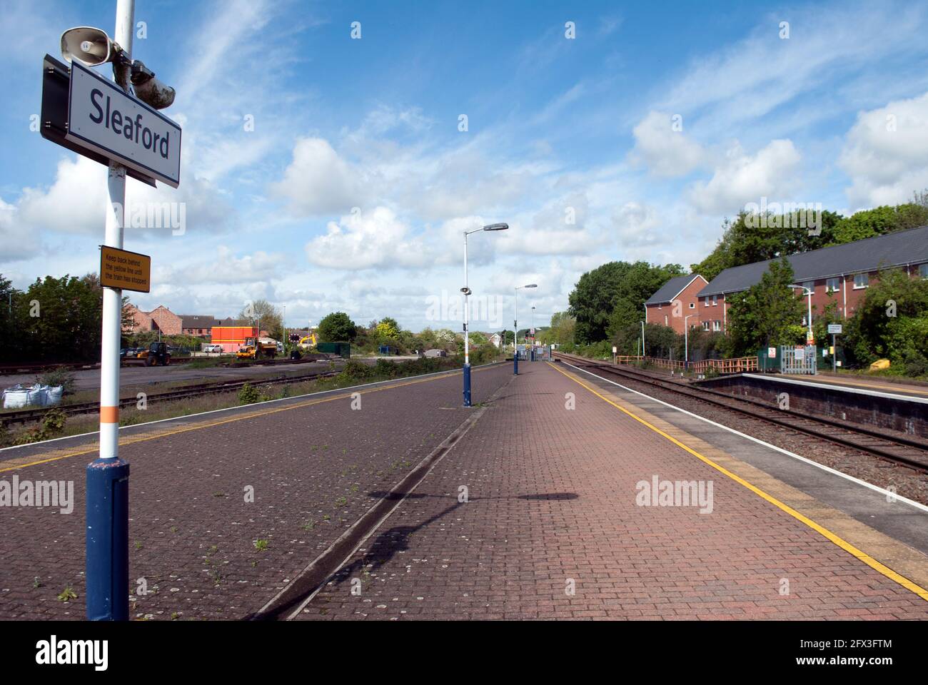 Platform at Sleaford Railway Station Stock Photo - Alamy