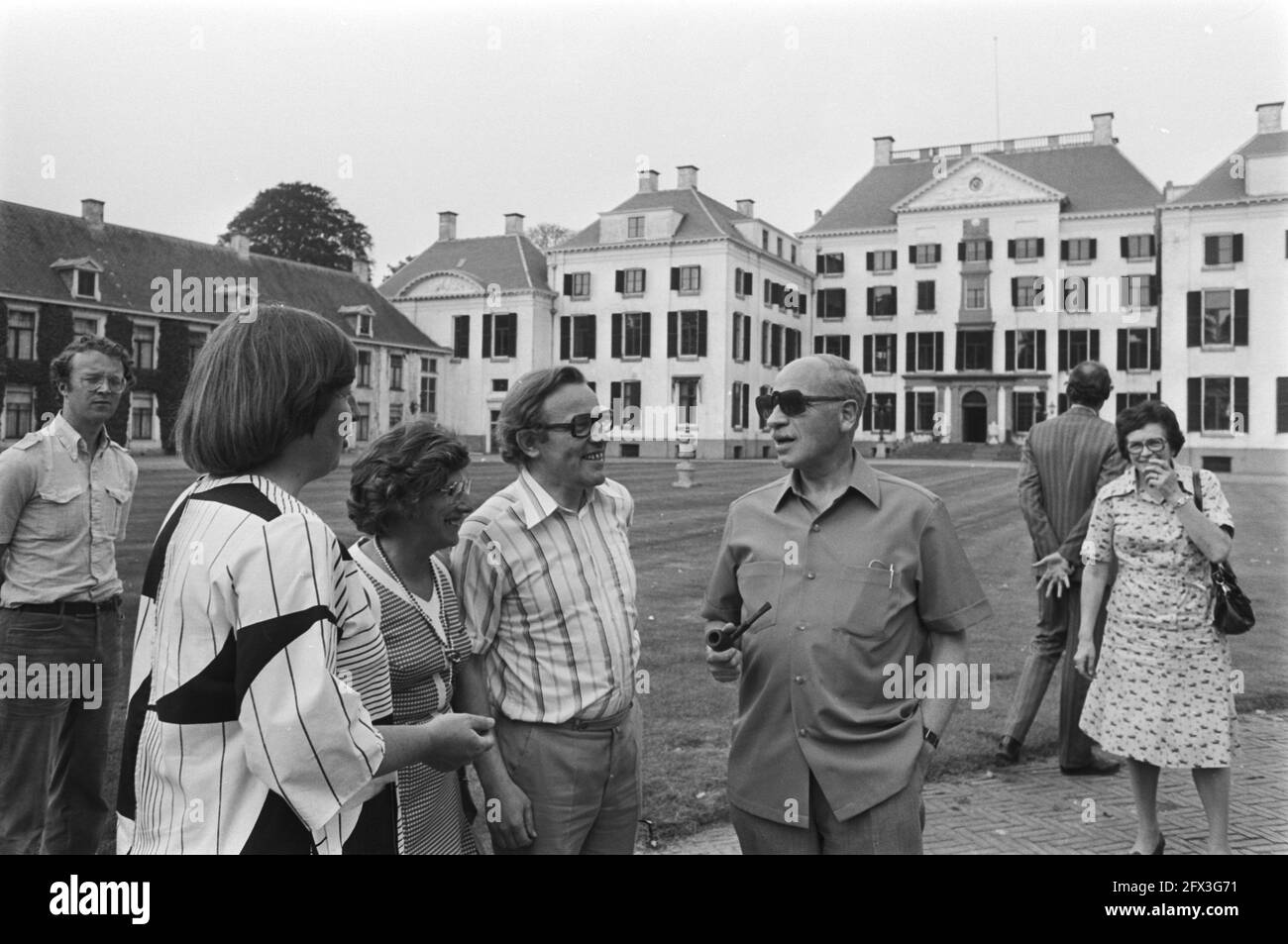 Parliament view paleis t loo hi-res stock photography and images - Alamy