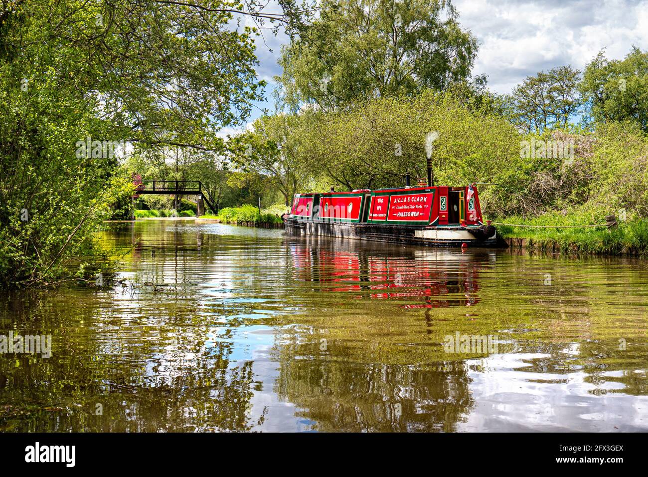 River wey navigations national trust hi-res stock photography and ...