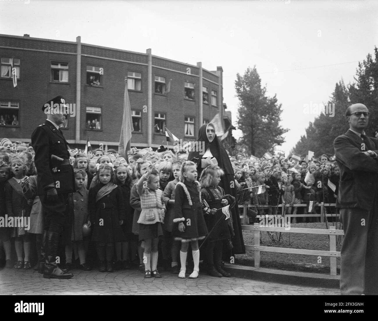 Princess Juliana at State Mine Maurits. Children cheer Princess, April ...