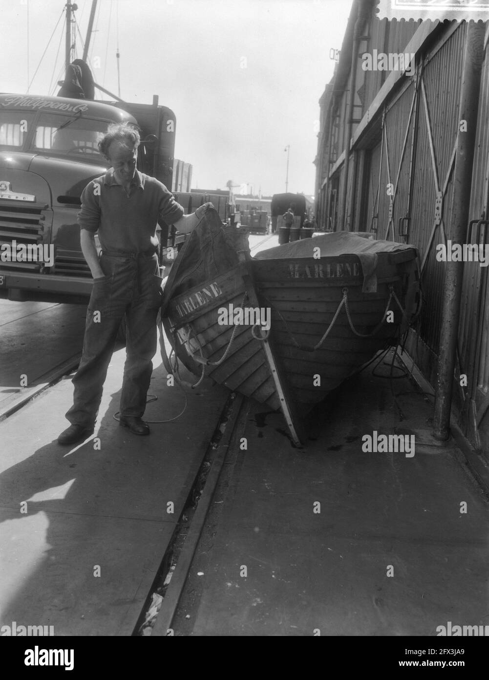 Arrival of coaster Jans with a sloop for the missing German ship ...