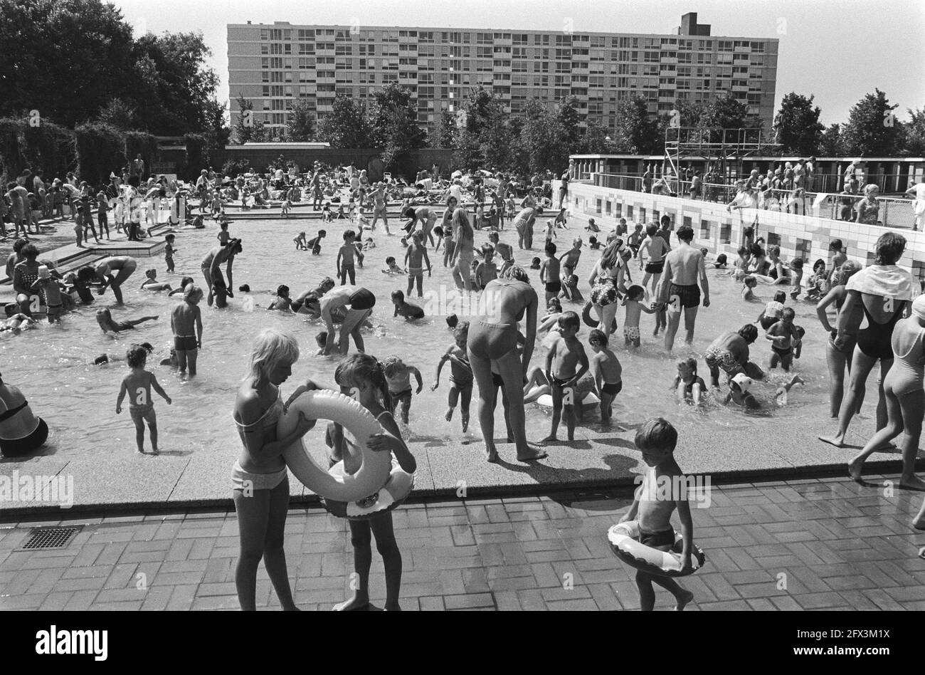 Mirandabad Amsterdam, July 8, 1971, swimming pools, The Netherlands ...