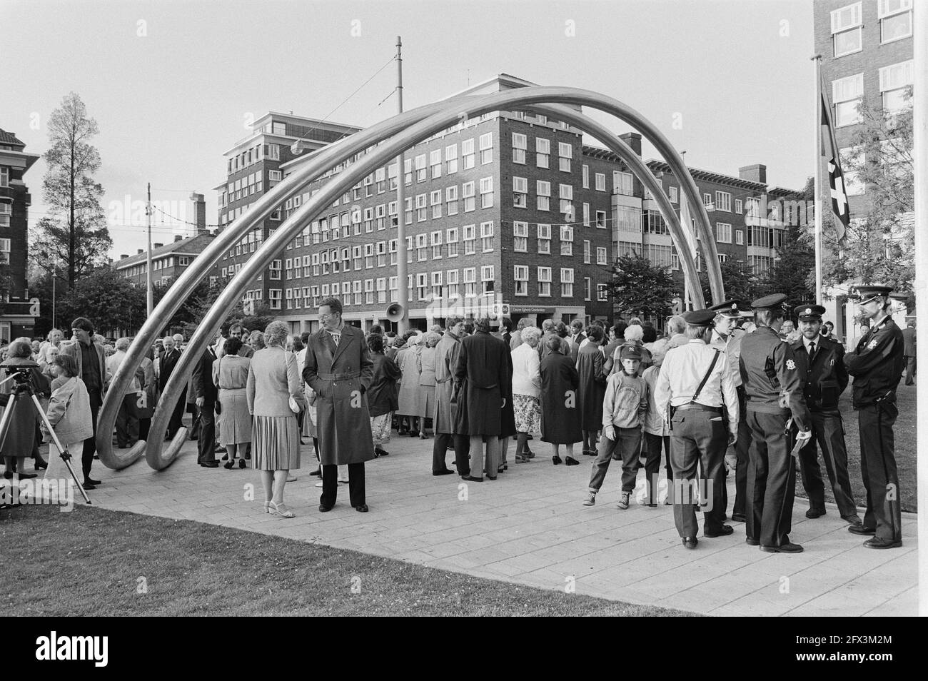 Cardiologist professor dr dirk durrer hi-res stock photography and ...