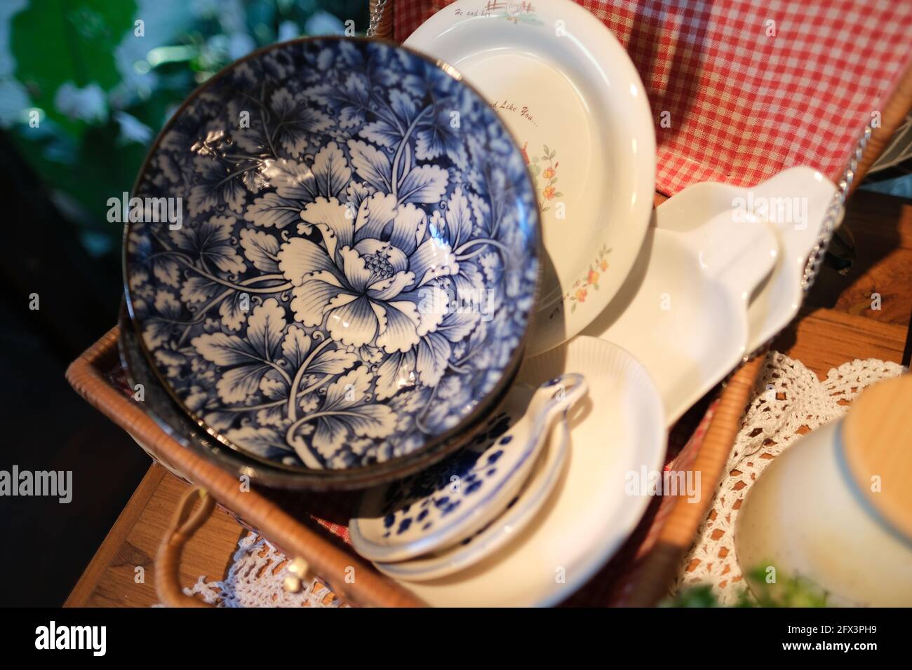 Plates of food hi-res stock photography and images - Alamy