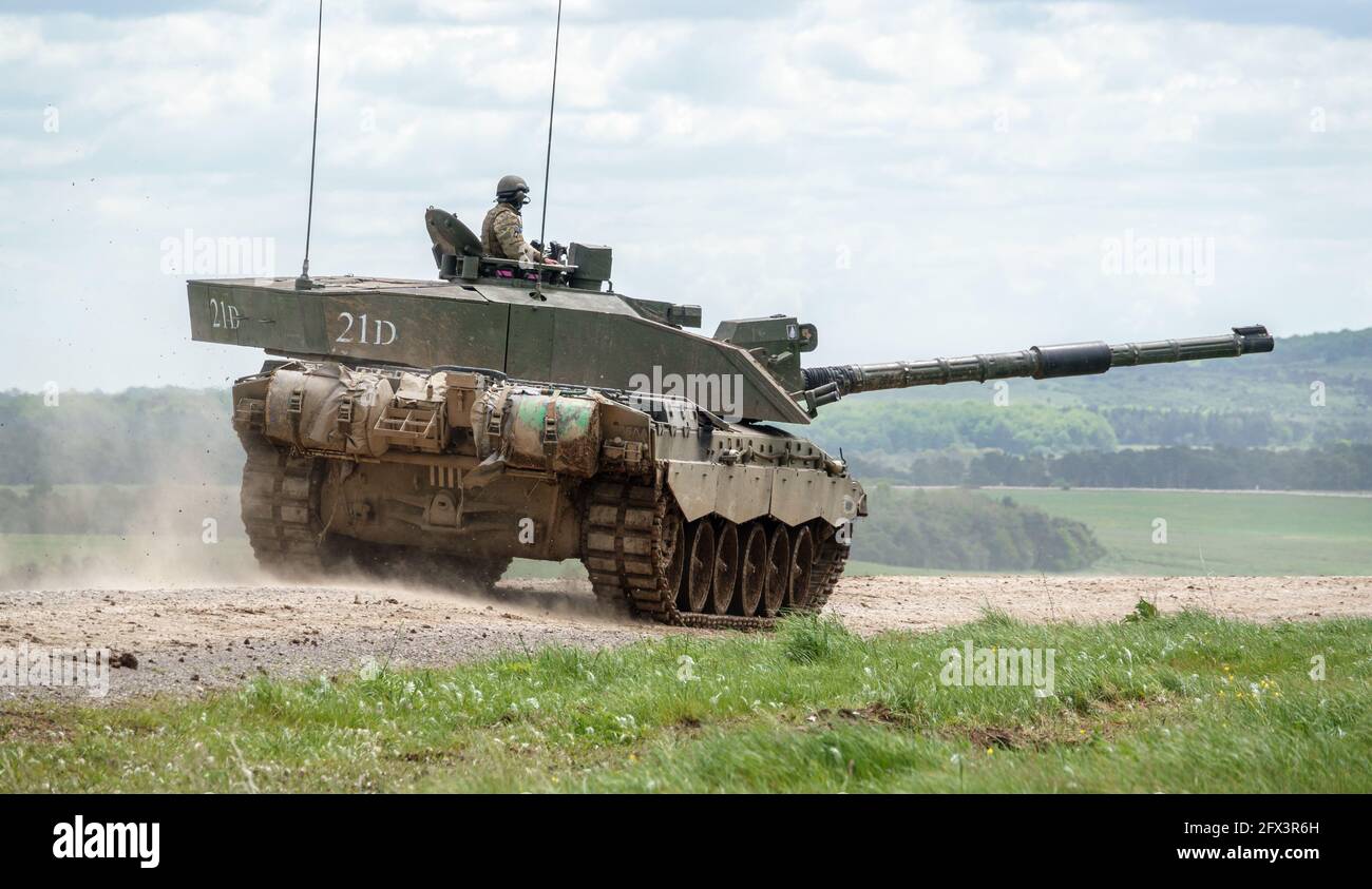 A British army Challenger 2 Main Battle Tank in action in a ...
