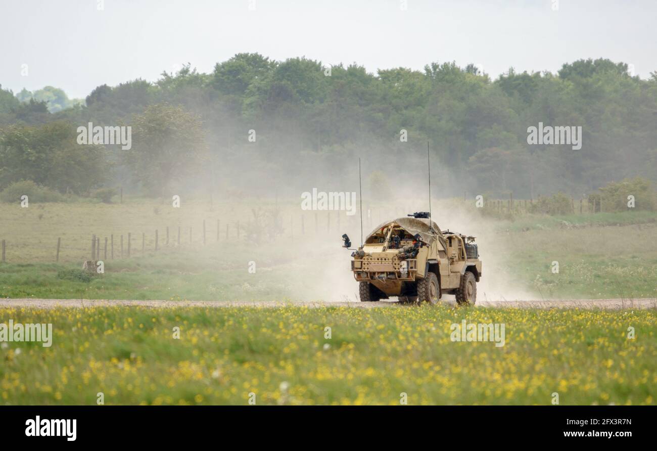 British army Supacat Jackal (MWMIK) rapid assault, fire support and ...