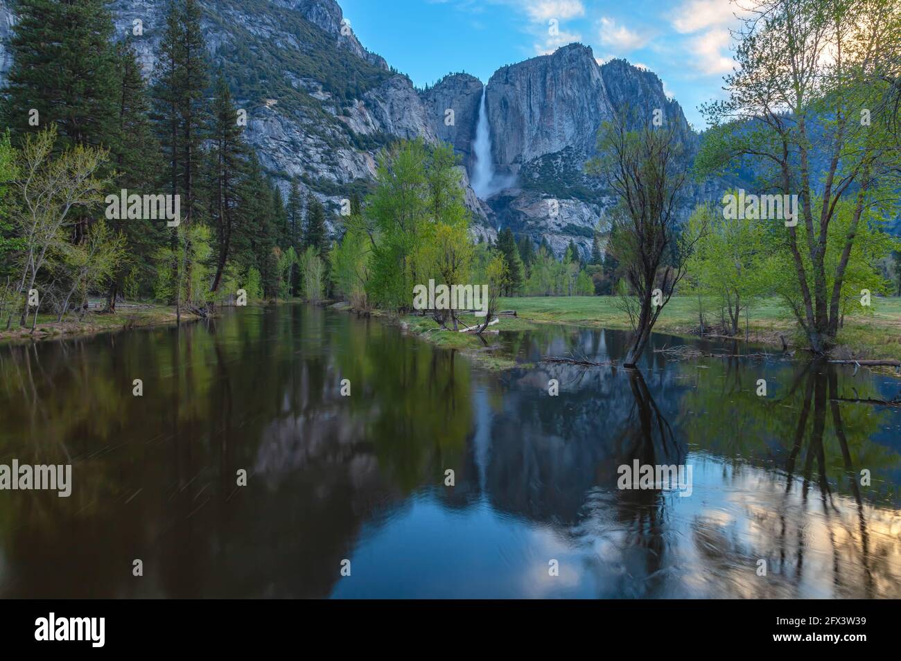 The iconic Yosemite Falls and its reflections in spring in Yosemite ...