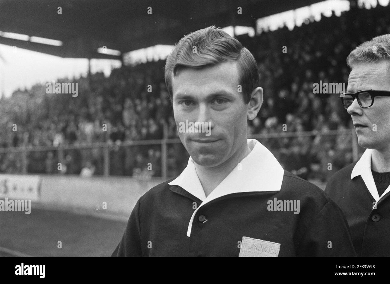 Youngest referee hi-res stock photography and images - Alamy