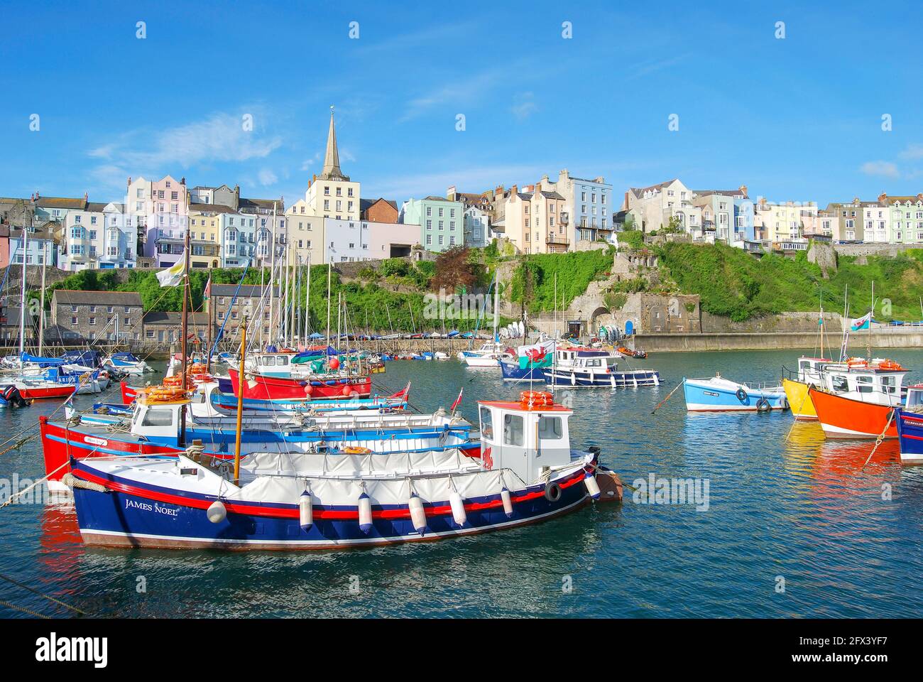 Tenby seaside hi-res stock photography and images - Alamy