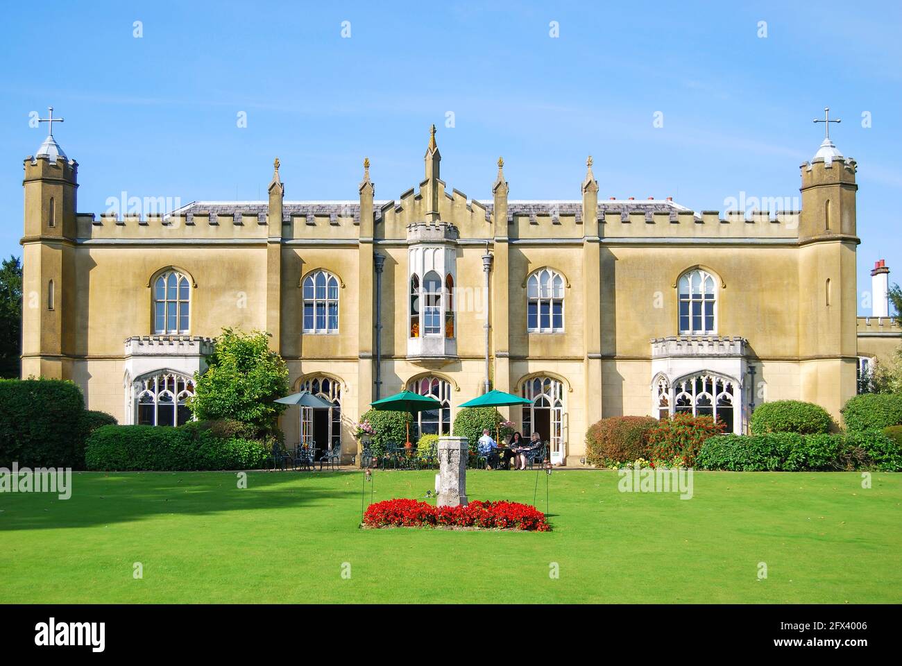 Abbey house hi-res stock photography and images - Alamy