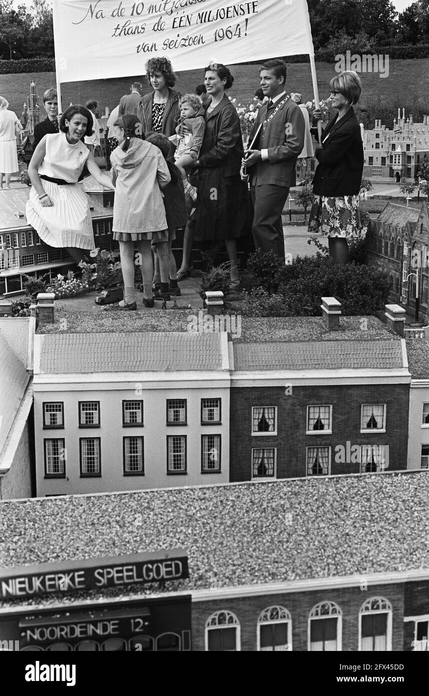 1000 000th visitor hi-res stock photography and images - Alamy