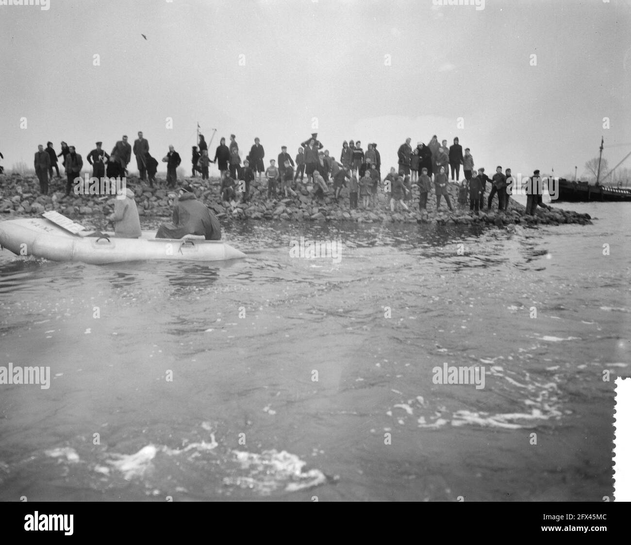 Frogmen Black and White Stock Photos & Images - Alamy