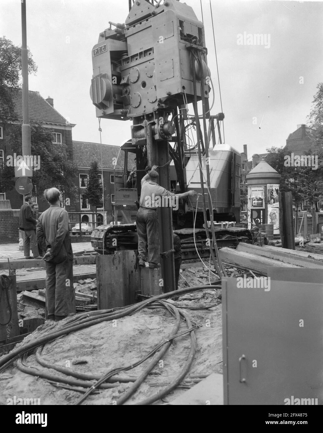 Pile driver history hi-res stock photography and images - Alamy