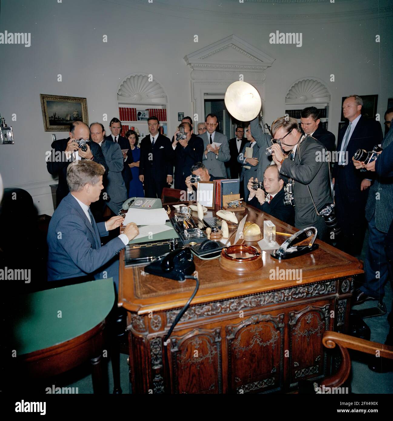 18 October 1962 Proclamation signing, Interdiction of the Delivery of ...