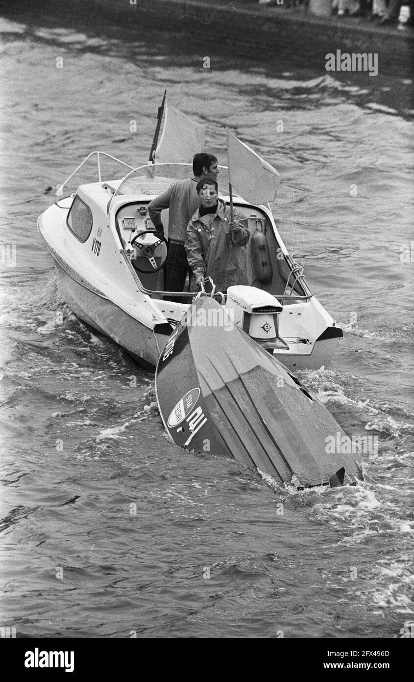 Very badly damaged boat hi-res stock photography and images - Alamy