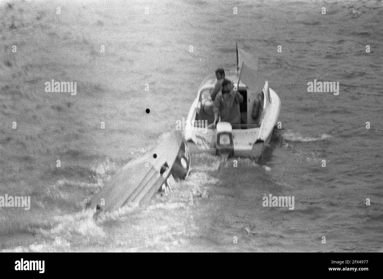 Very badly damaged boat hi-res stock photography and images - Alamy