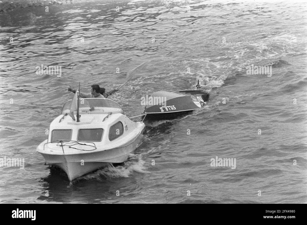 Very badly damaged boat hi-res stock photography and images - Alamy