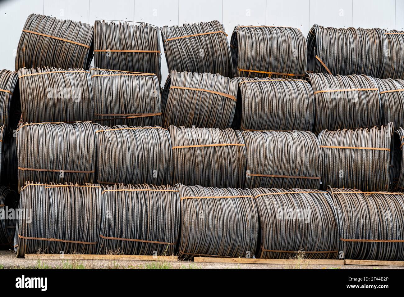 Stacked coils hi-res stock photography and images - Alamy