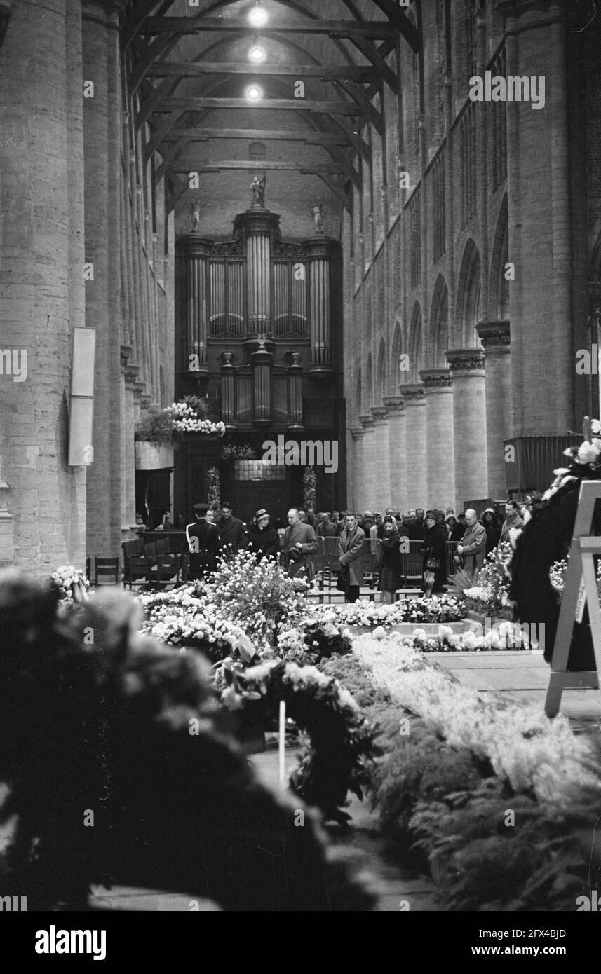 Defile along Royal Crypt in Delft, December 14, 1962, Defiles, Crypts ...