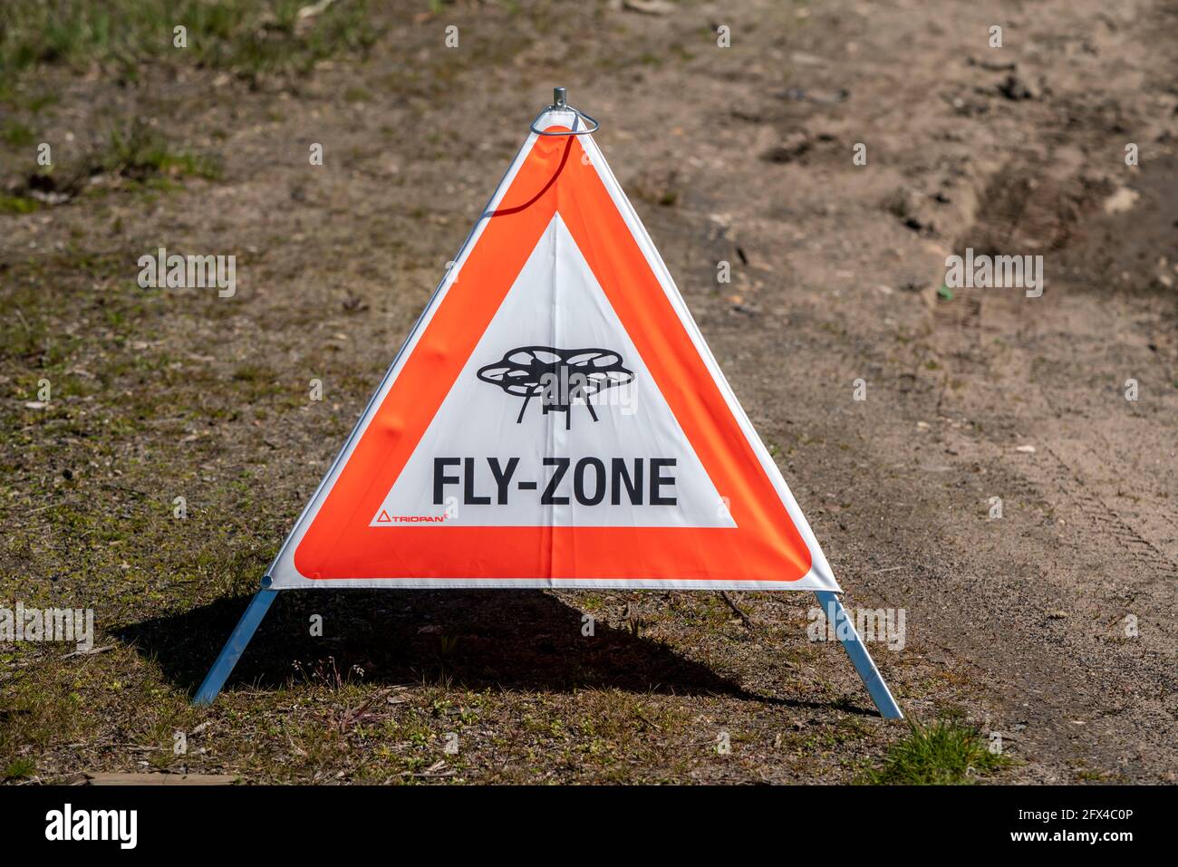 Drone warning sign hi-res stock photography and images - Alamy