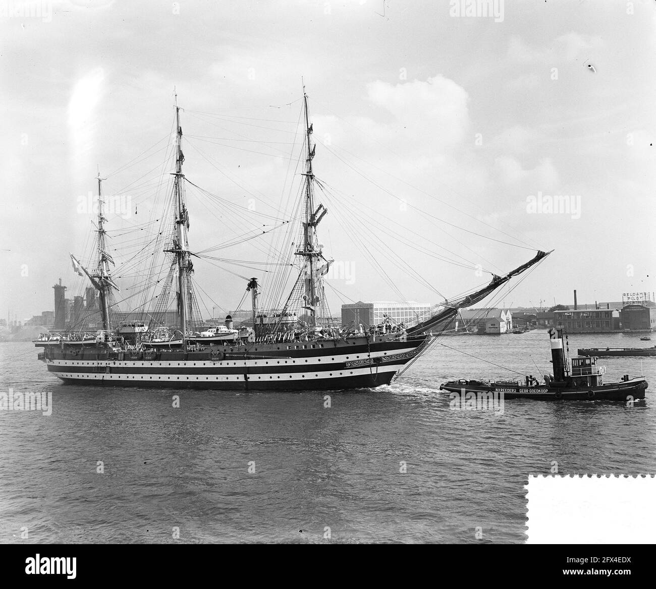 Italian training ship amerigo vespucci Black and White Stock Photos ...