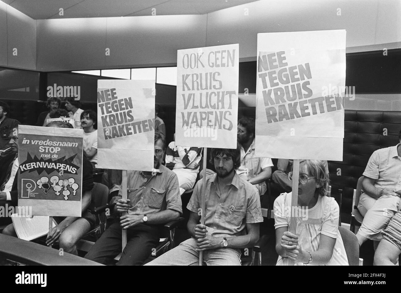 Nuclear protest 1983 hi-res stock photography and images - Alamy