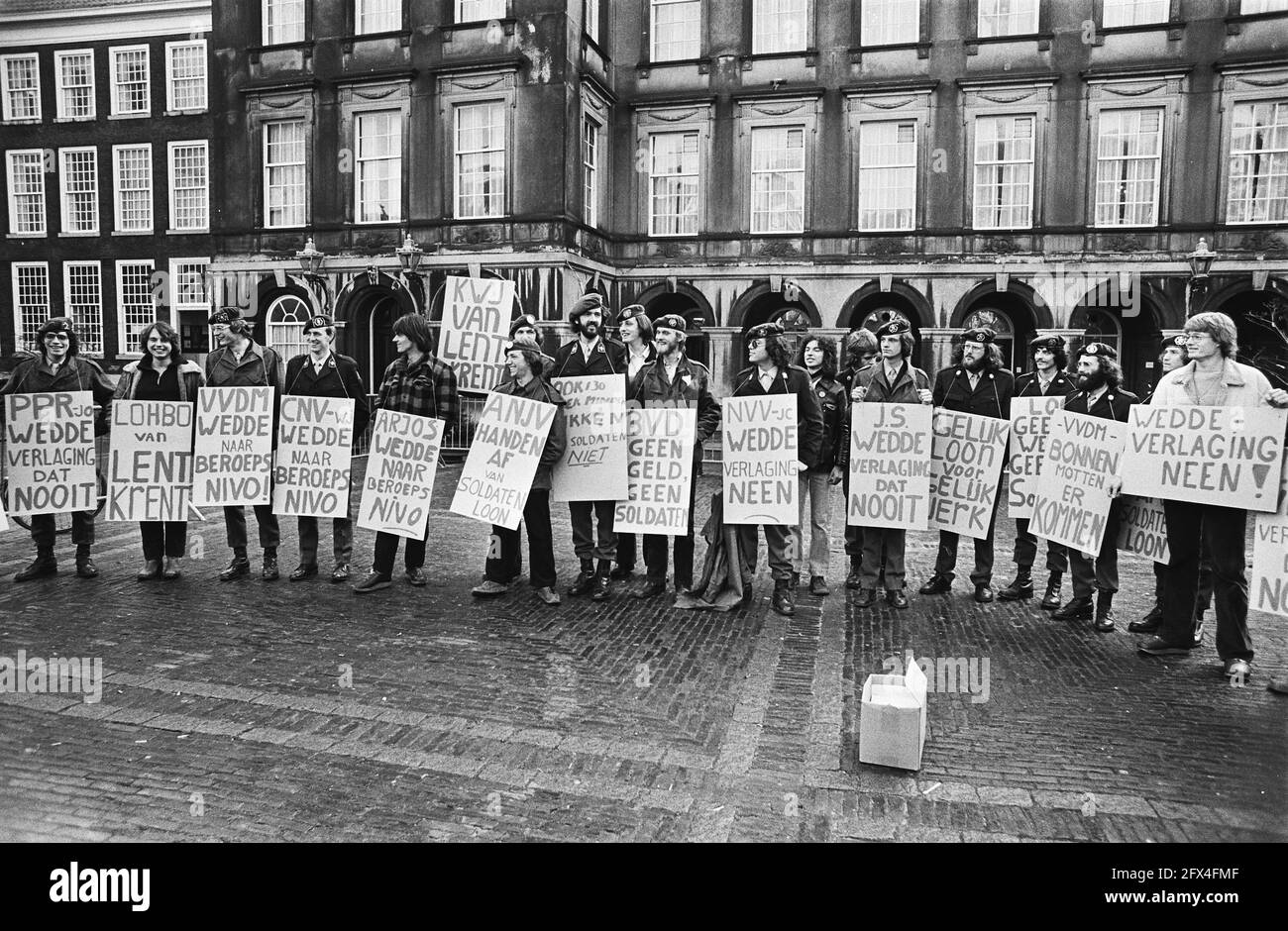 Demonstration conscripted military hi-res stock photography and images ...