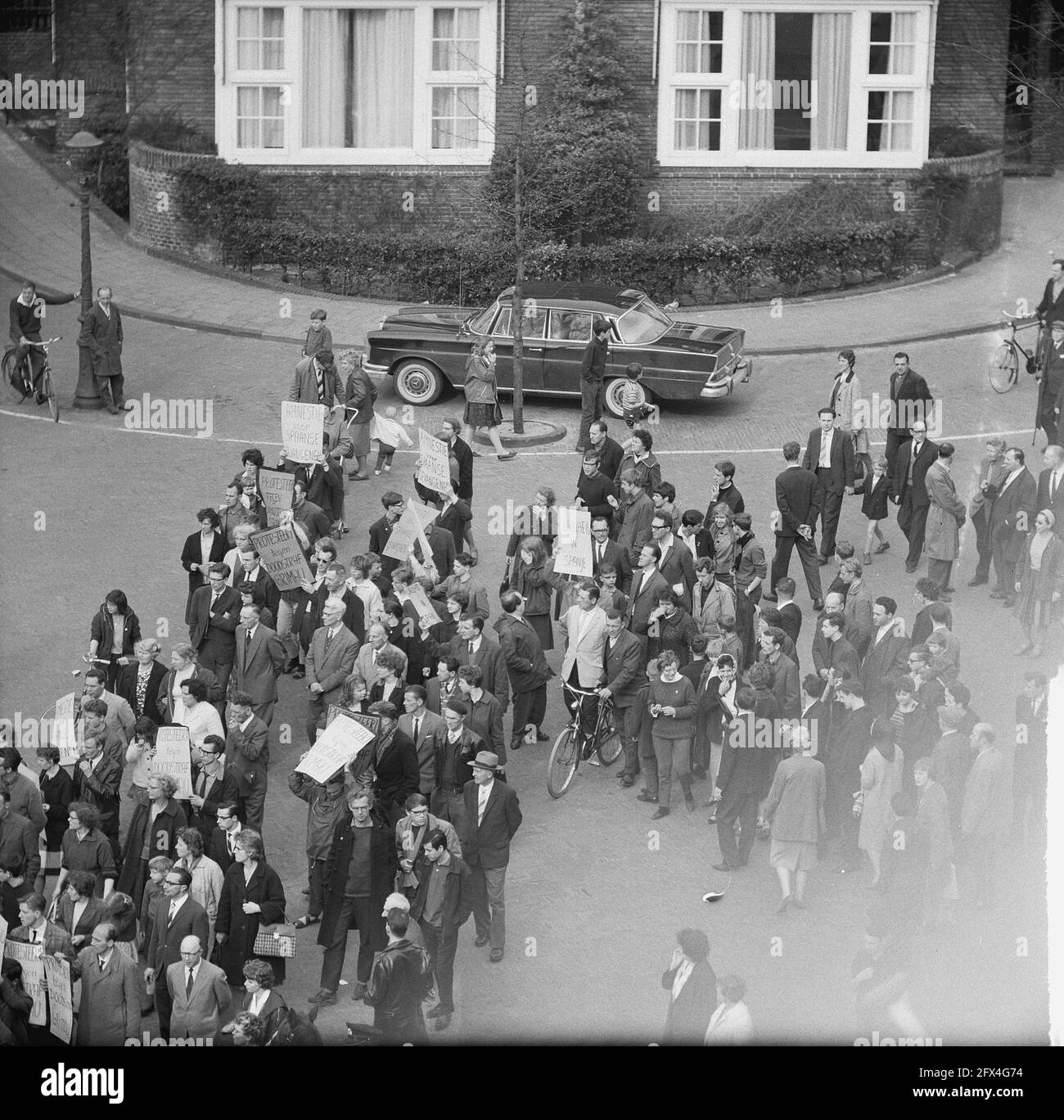 Demonstration in Amsterdam in connection with execution Julian Griman ...