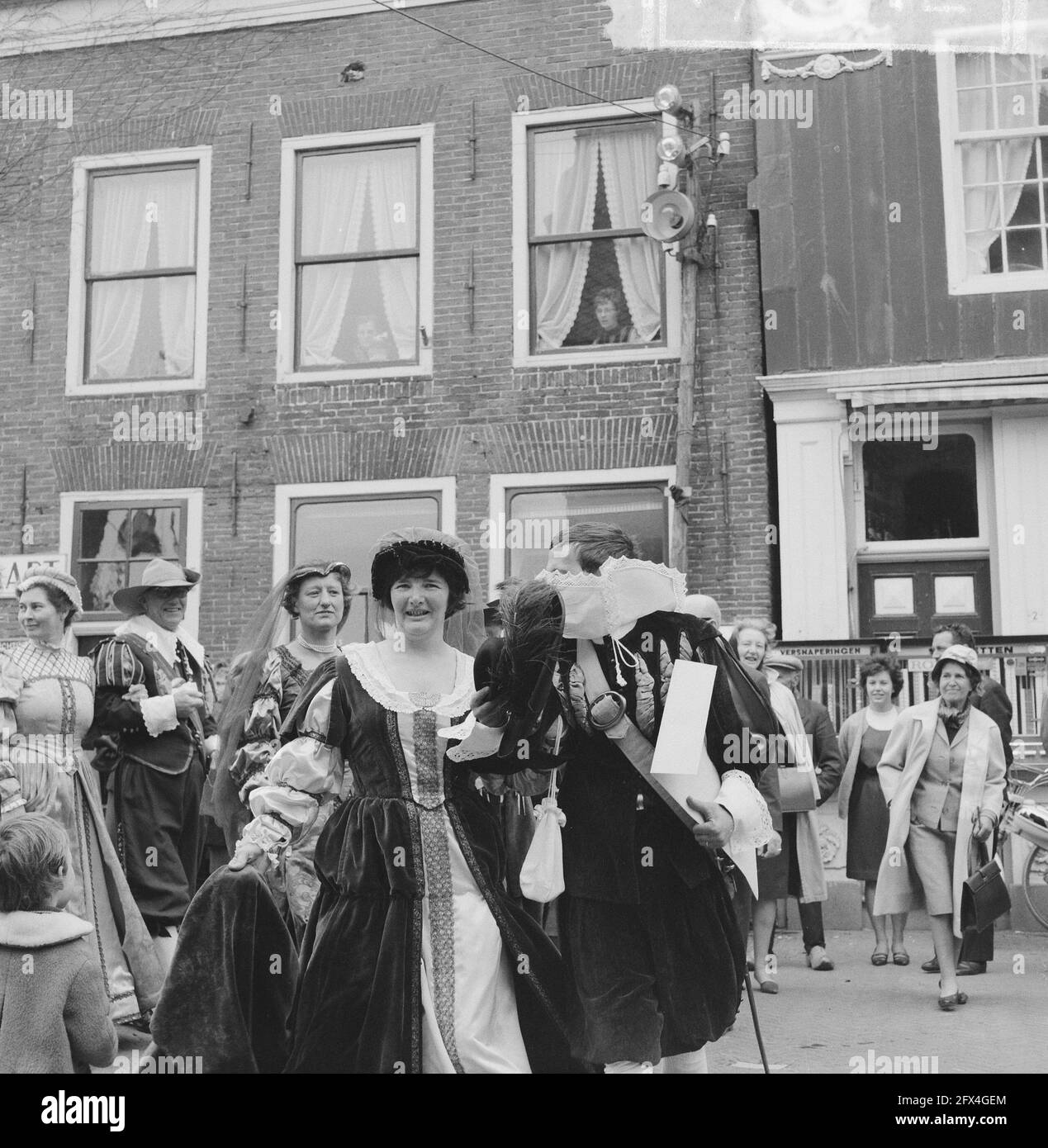 The Visser company in de Rijp, started 300 years ago a regular service ...