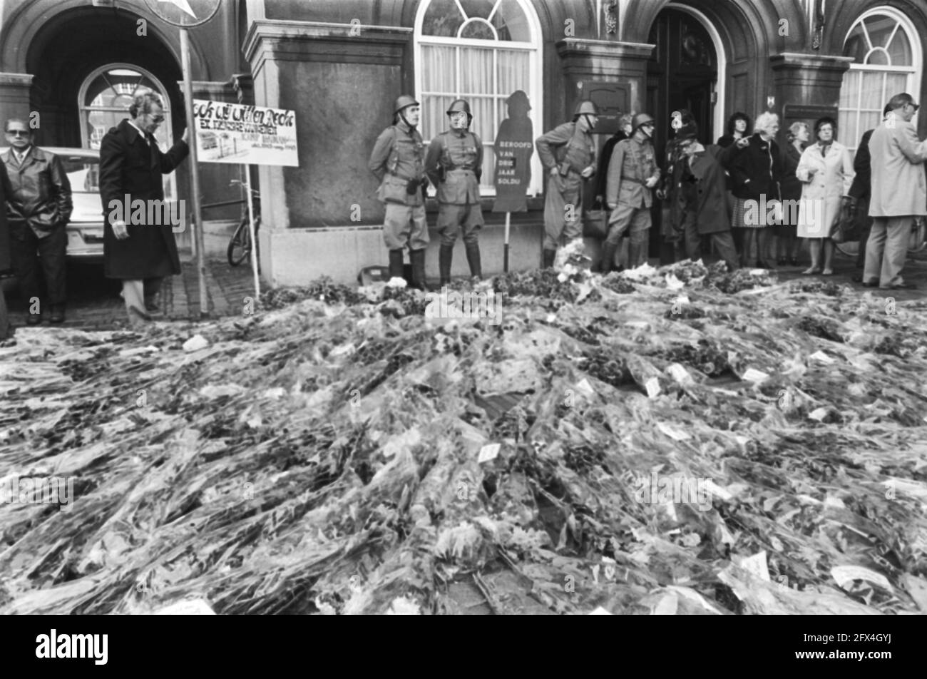 Demonstration knil soldiers hi-res stock photography and images - Alamy