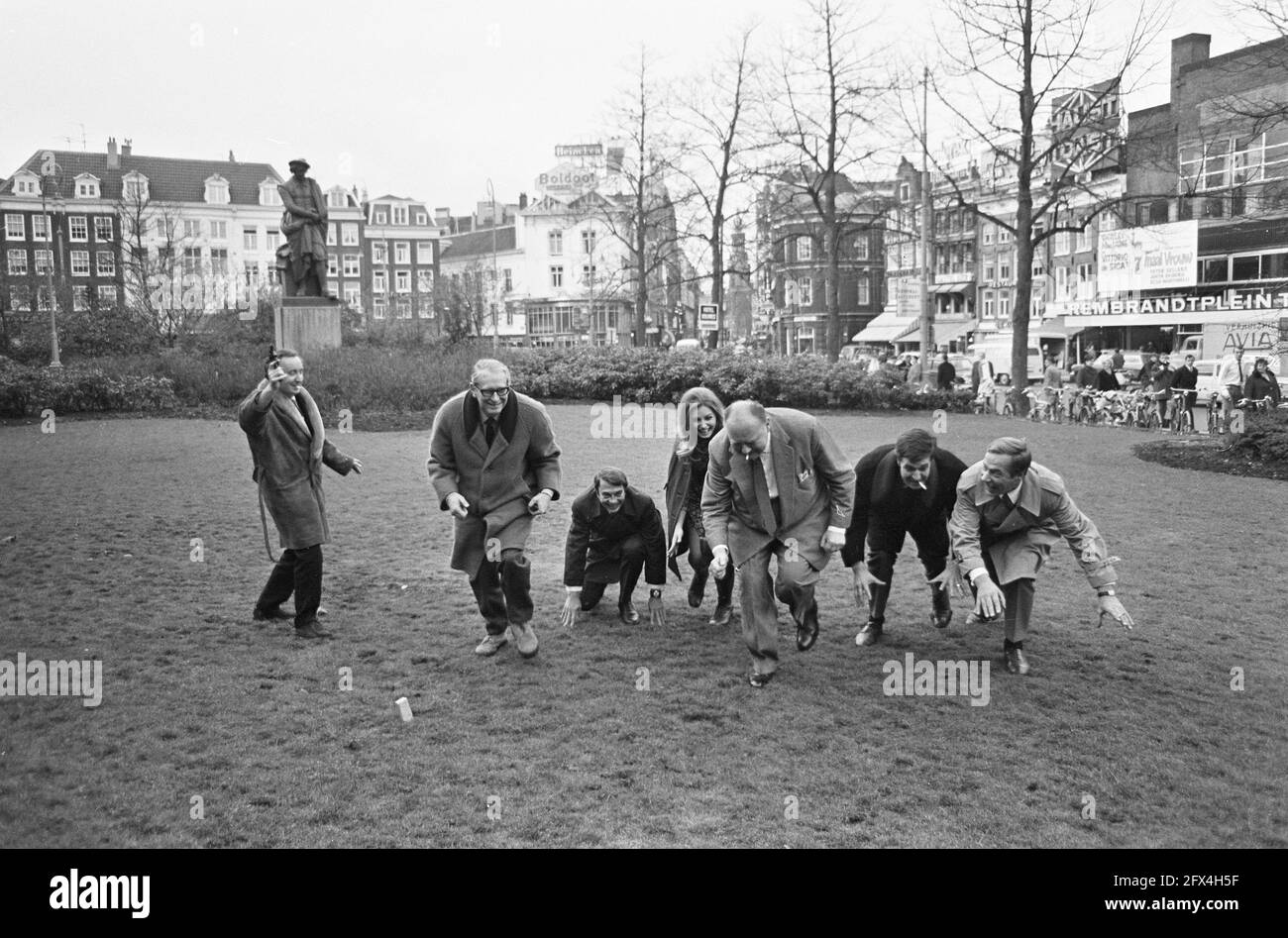 Feature film crew Black and White Stock Photos & Images - Alamy