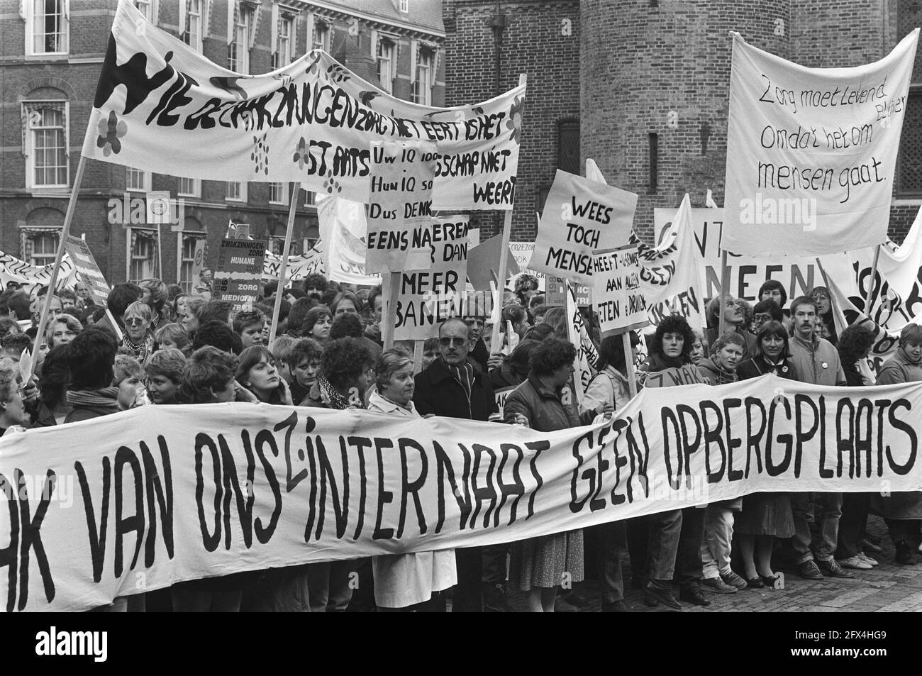 Demonstrating feeble minded workers hi-res stock photography and images ...