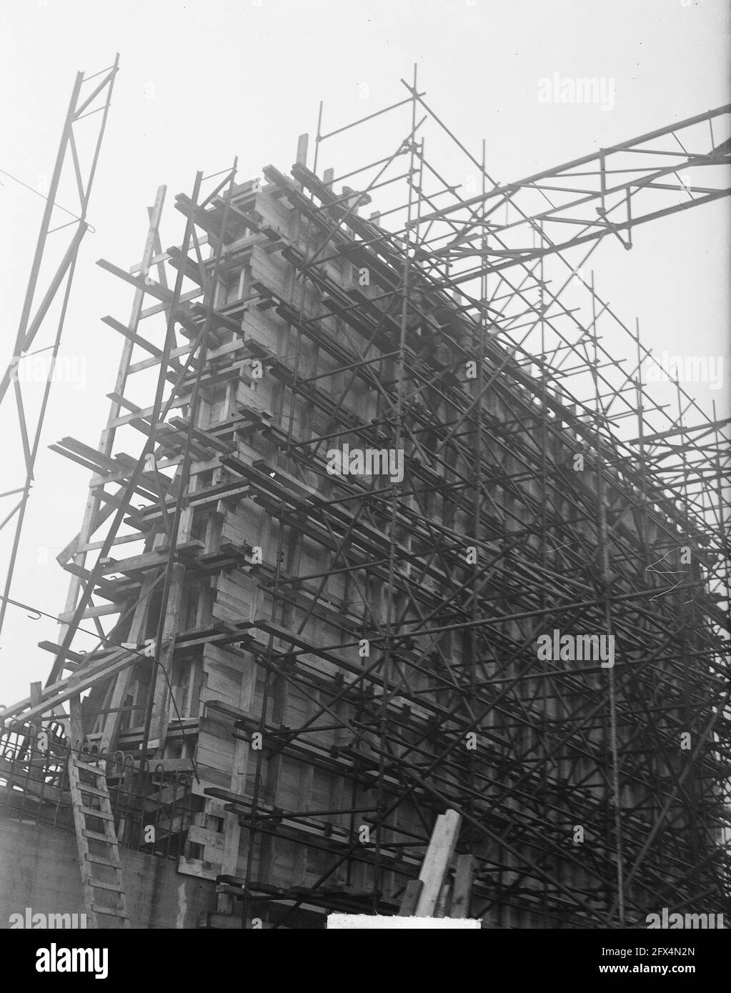 Lock construction in Tiel, December 21, 1949, lock construction, The ...